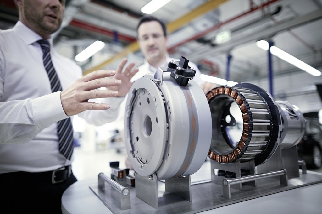 Audi trains development engineers for electric mobility