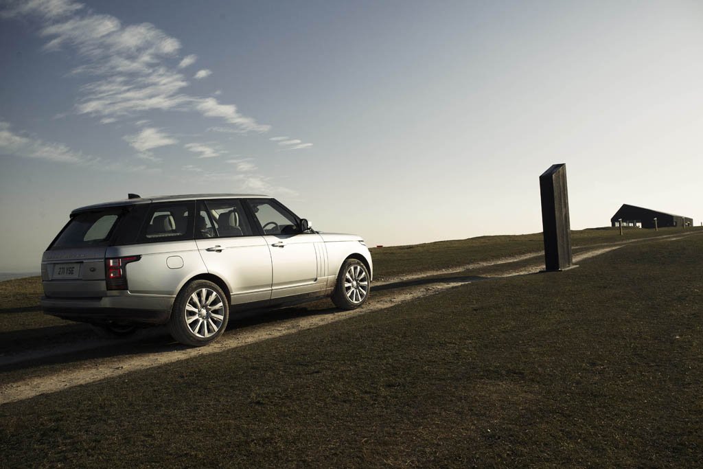 Land Rover's #Hibernot luxury drive-through - Sgcarmart