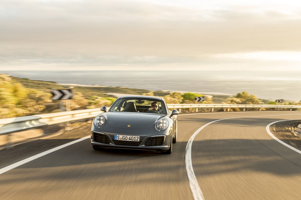 Porsche presents customers with two attractive offers for three ...