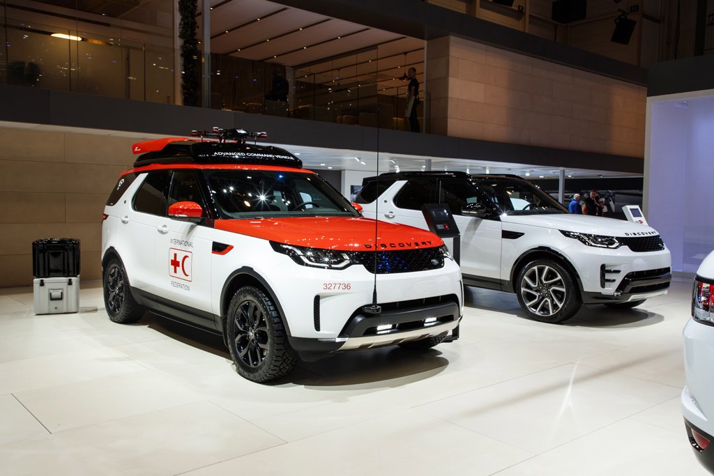 New Land Rover Discovery - Project Hero - helps Red Cross save lives ...