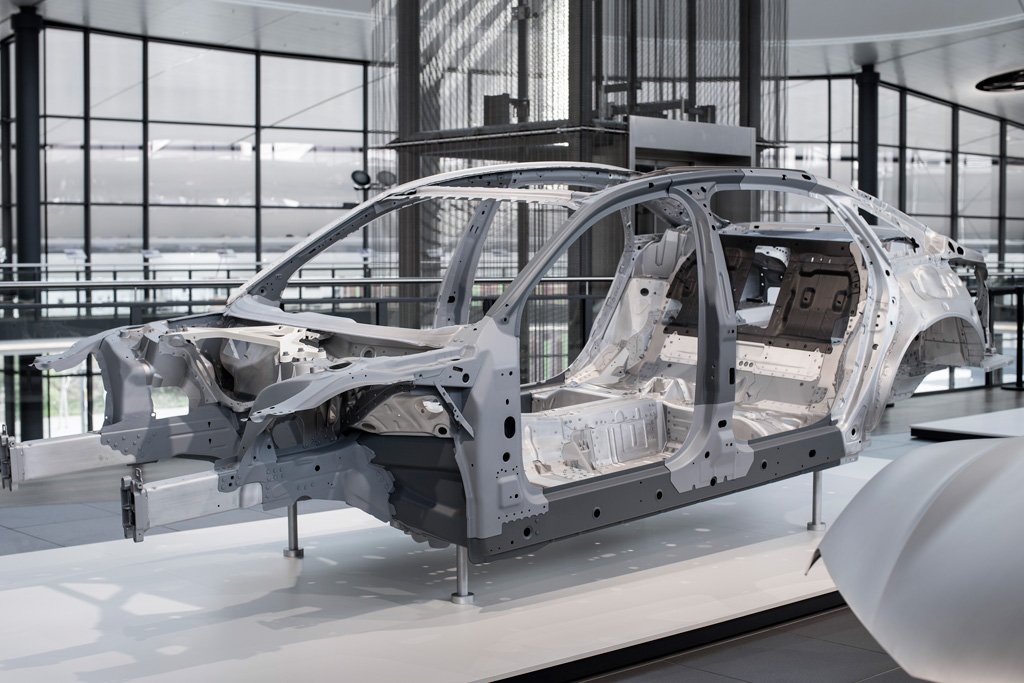 Unique mix of materials used for the new Audi A8 - Sgcarmart