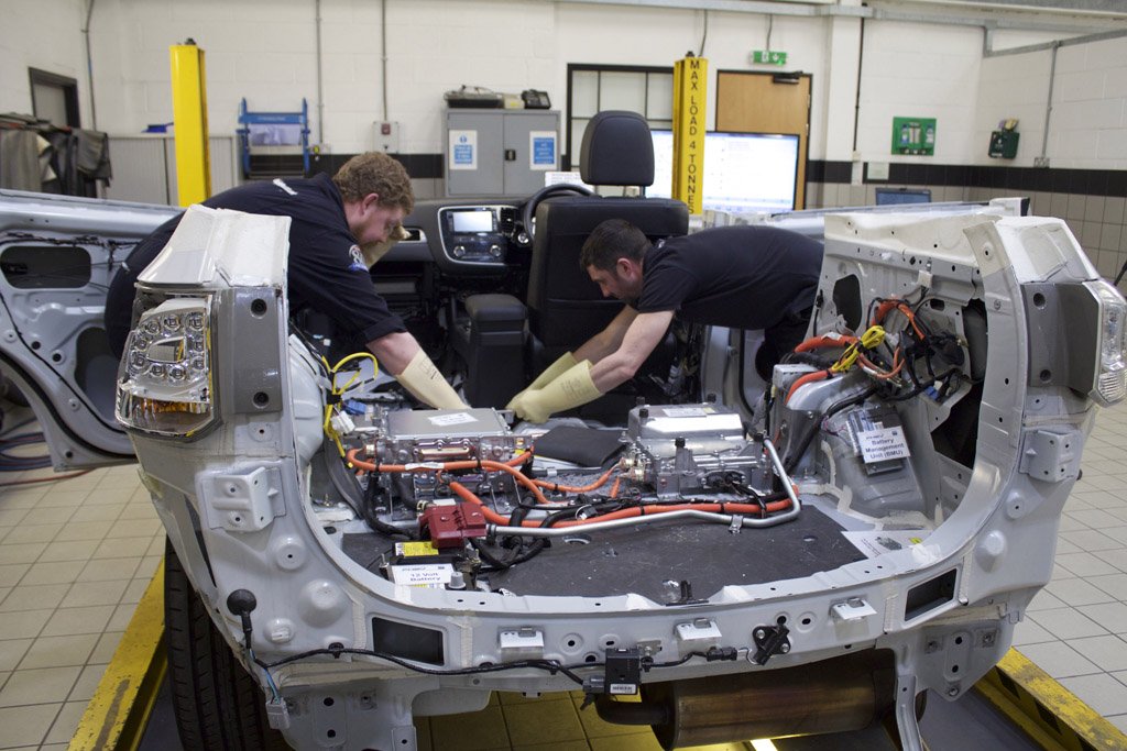 Enhanced technical training for electric and hybrid Mitsubishi vehicles