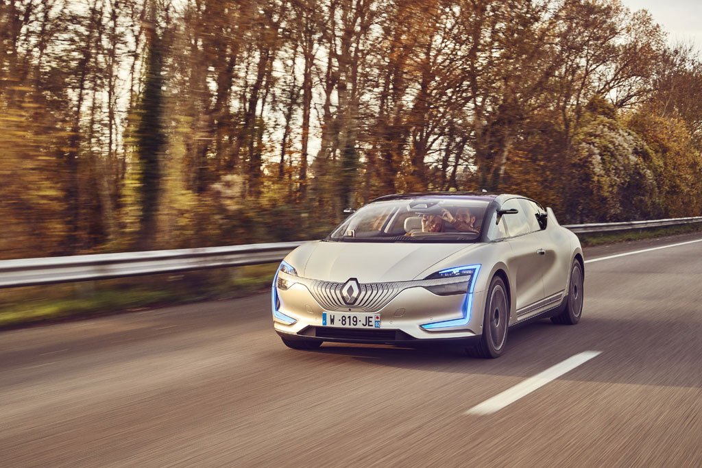 Renault Symbioz - autonomous, electric and connected