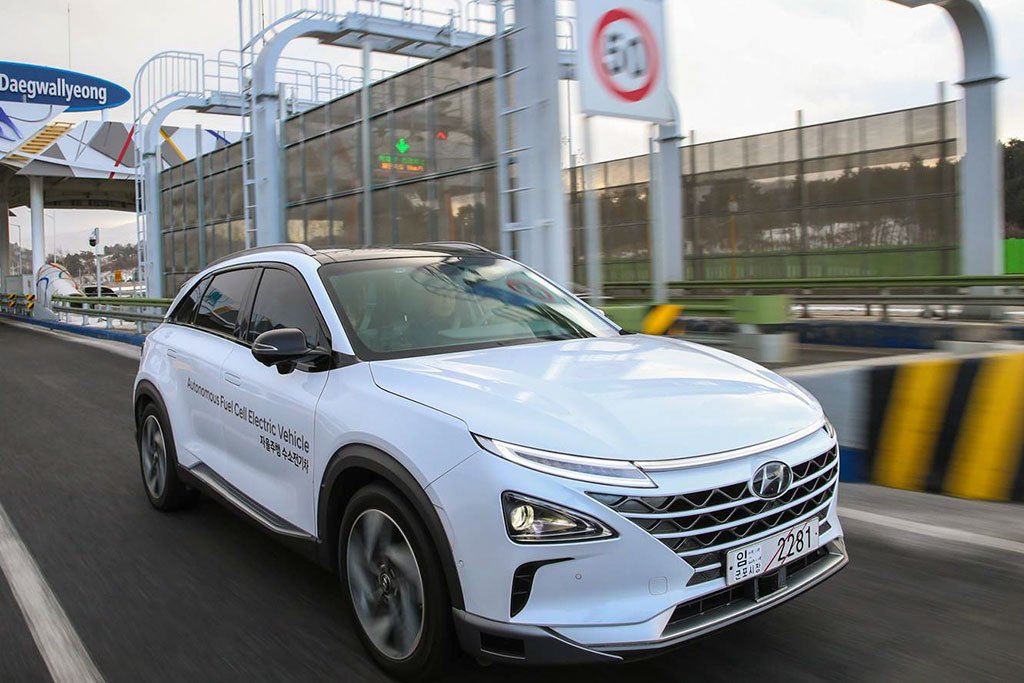 Hyundai showcases self-driven fuel cell vehicle - Sgcarmart