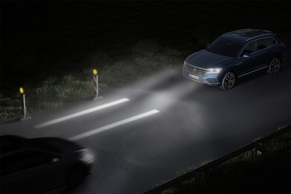 Volkswagen showcases interactive lighting functions to improve safety ...