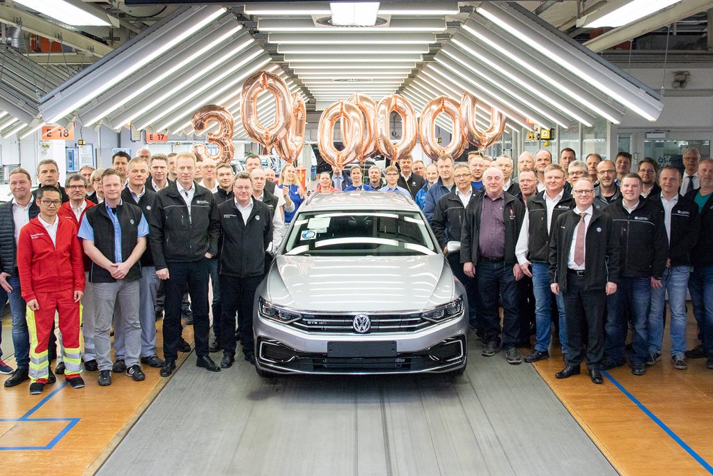 Volkswagen produces 30 million Passat models - Sgcarmart
