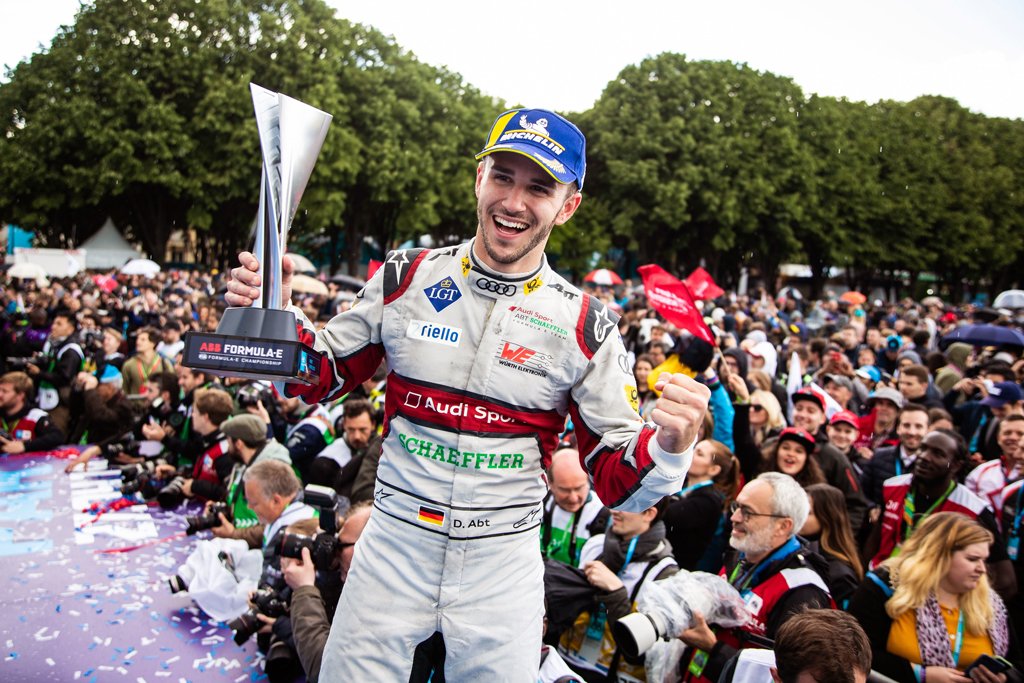 Audi drivers brave French weather - Sgcarmart