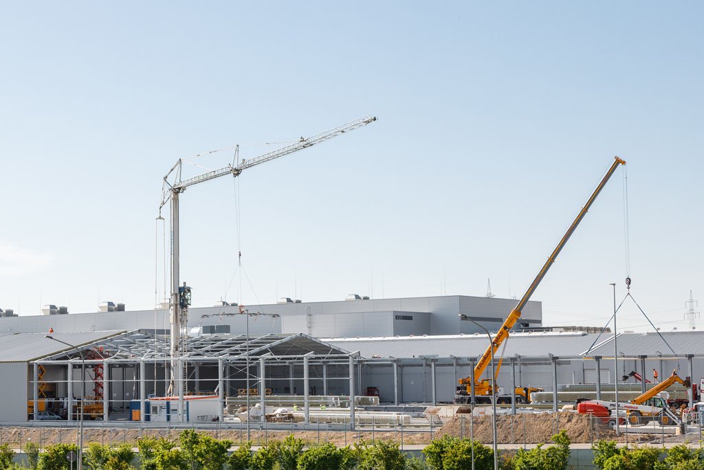 Preparations underway at Audi plant for production of the e-tron GT ...