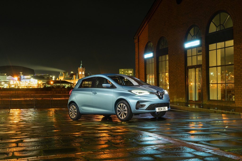 Renault hits 300,000 milestone in electric vehicle sales across Europe ...