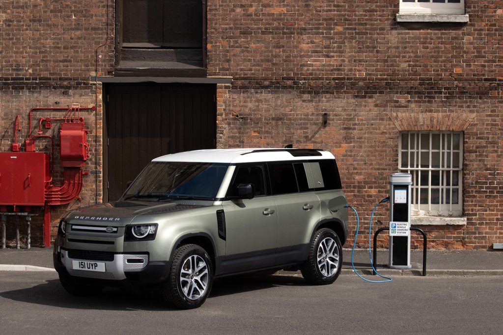 Land Rover Defender gets plug-in hybrid drivetrain