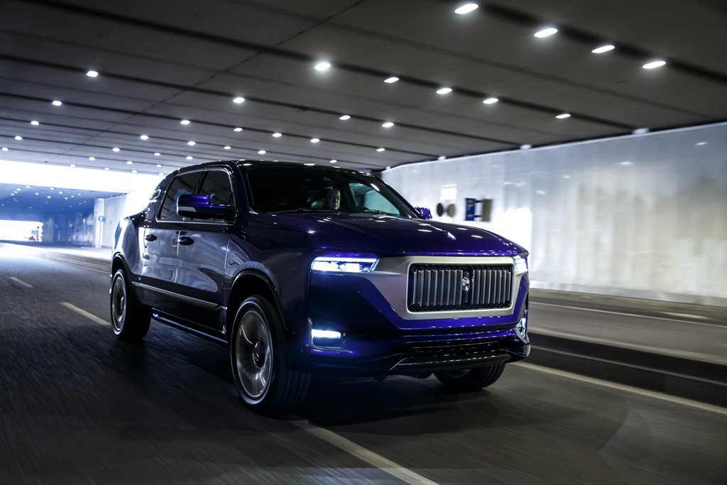 The Palladium, the Italian hyper-limousine from Aznom Automotive