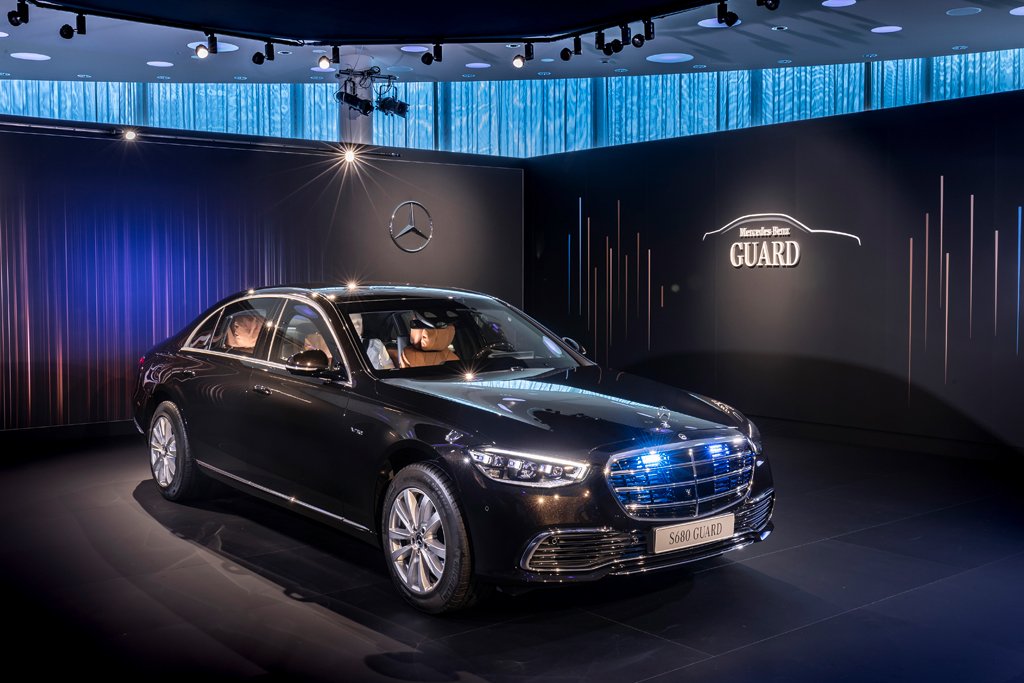 The Mercedes-Benz S680 Guard is able to withstand fire from an assault ...