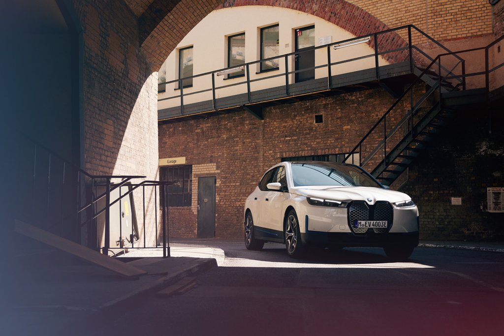 The BMW iX scores five stars at the Euro NCAP safety tests - Sgcarmart