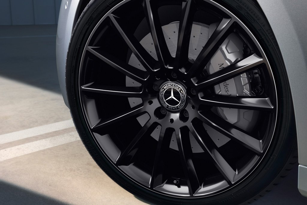 The Mercedes E-Class can now be had as a special Night Edition