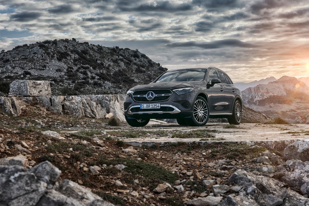 Mercedes-Benz reveals new GLC premium compact SUV - Sgcarmart