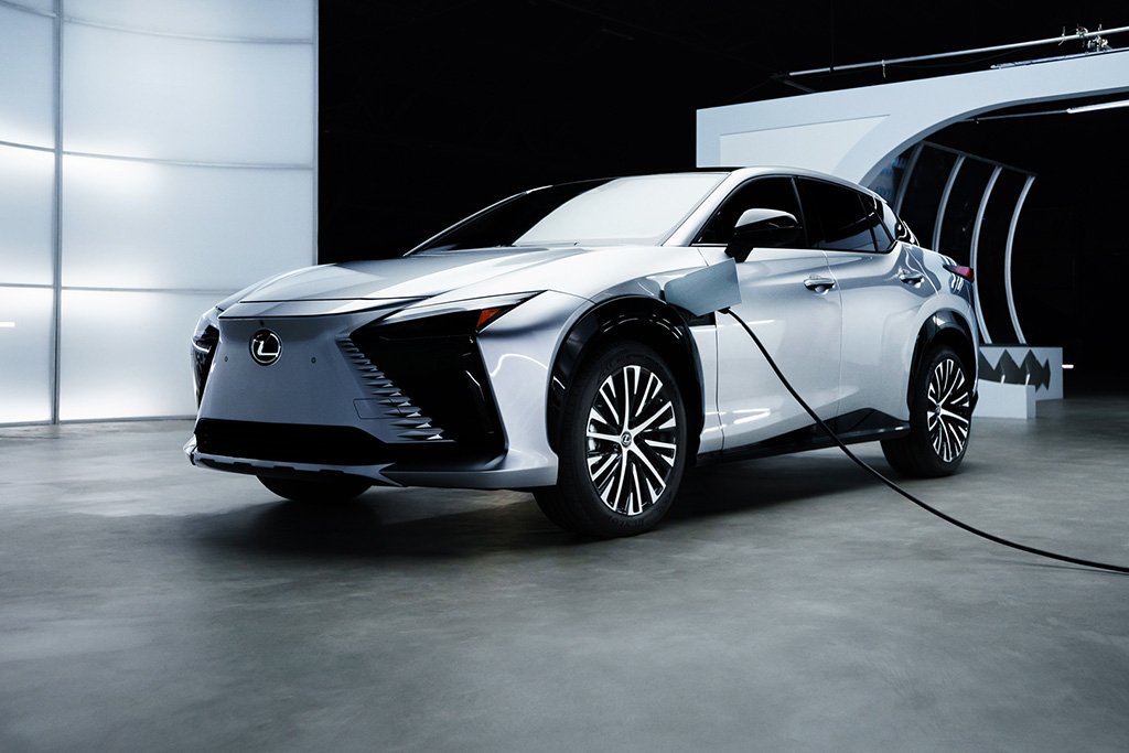New Lexus RZ450e stars in Black Panther: Wakanda Forever ad spots