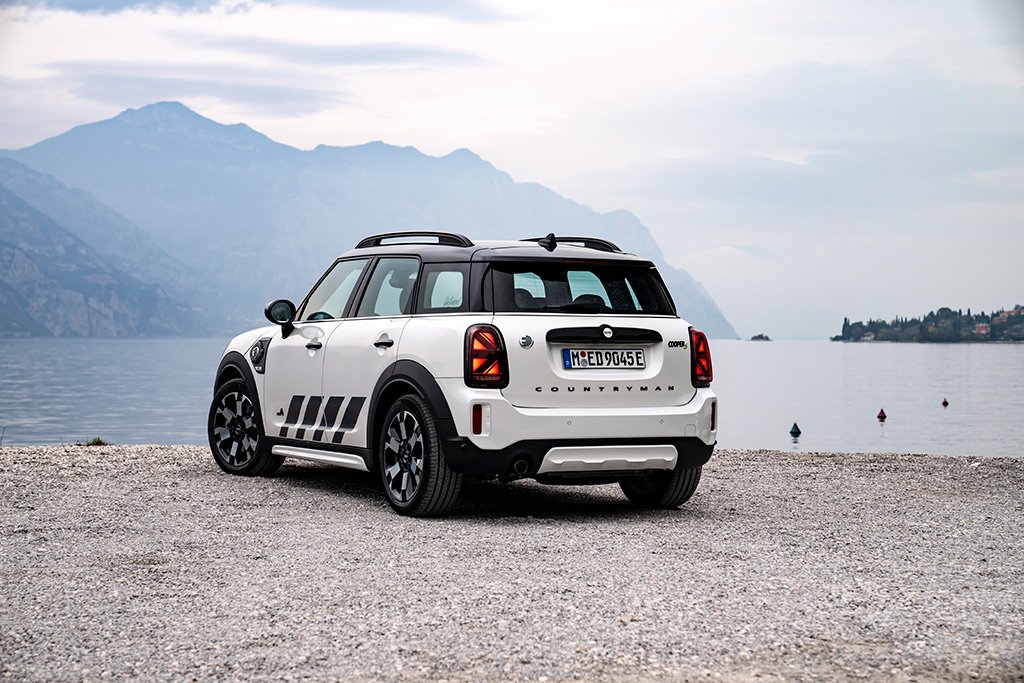 MINI launches Nanuq White colour for the Cooper SE Countryman Untamed ...