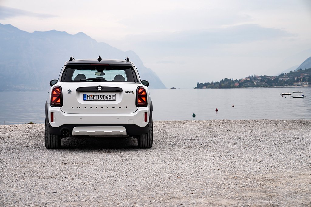 MINI launches Nanuq White colour for the Cooper SE Countryman Untamed ...