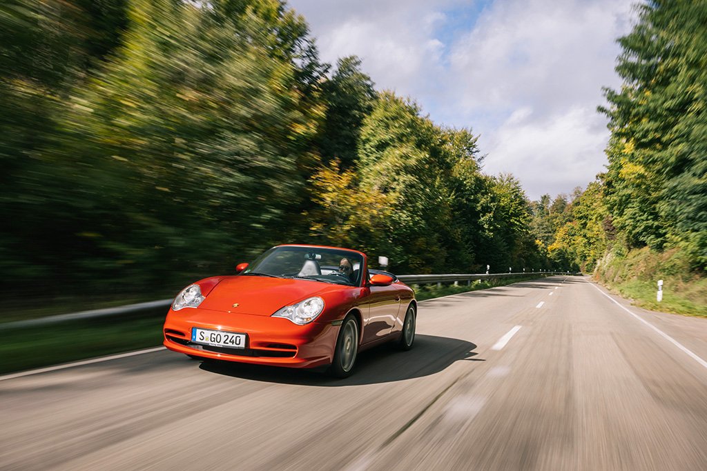 Porsche celebrates the trailblazing 996 generation 911 - Sgcarmart