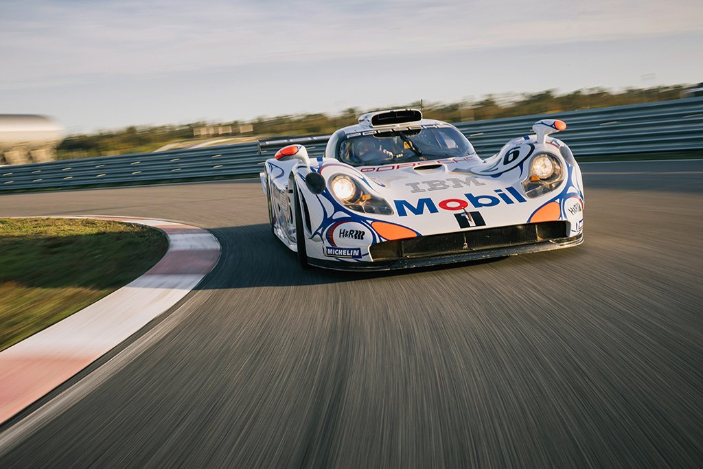Porsche celebrates the trailblazing 996 generation 911