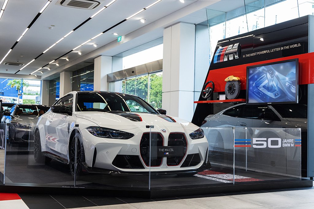 BMW showcases the BMW M4 CSL and BMW M4 Competition 50 Jahre in ...