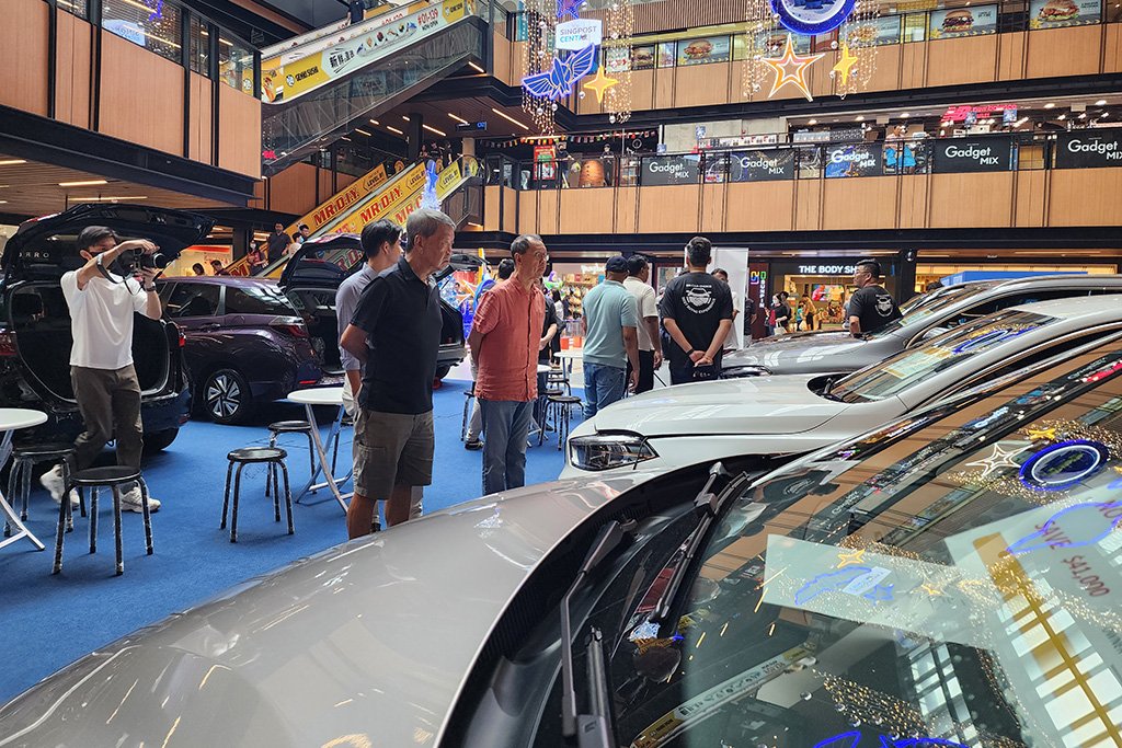 The SG Car Choice x Sgcarmart Quotz festive season roadshow is now here!