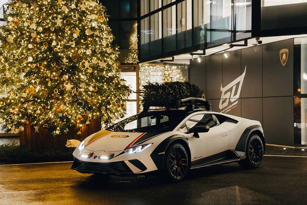 Lamborghini sends its Christmas greetings - Sgcarmart