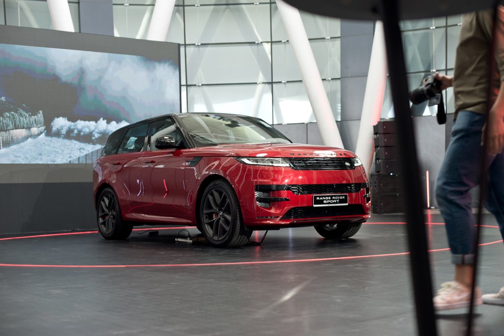 The all new Range Rover Sport Mild Hybrid, built on the MLA-Flex ...