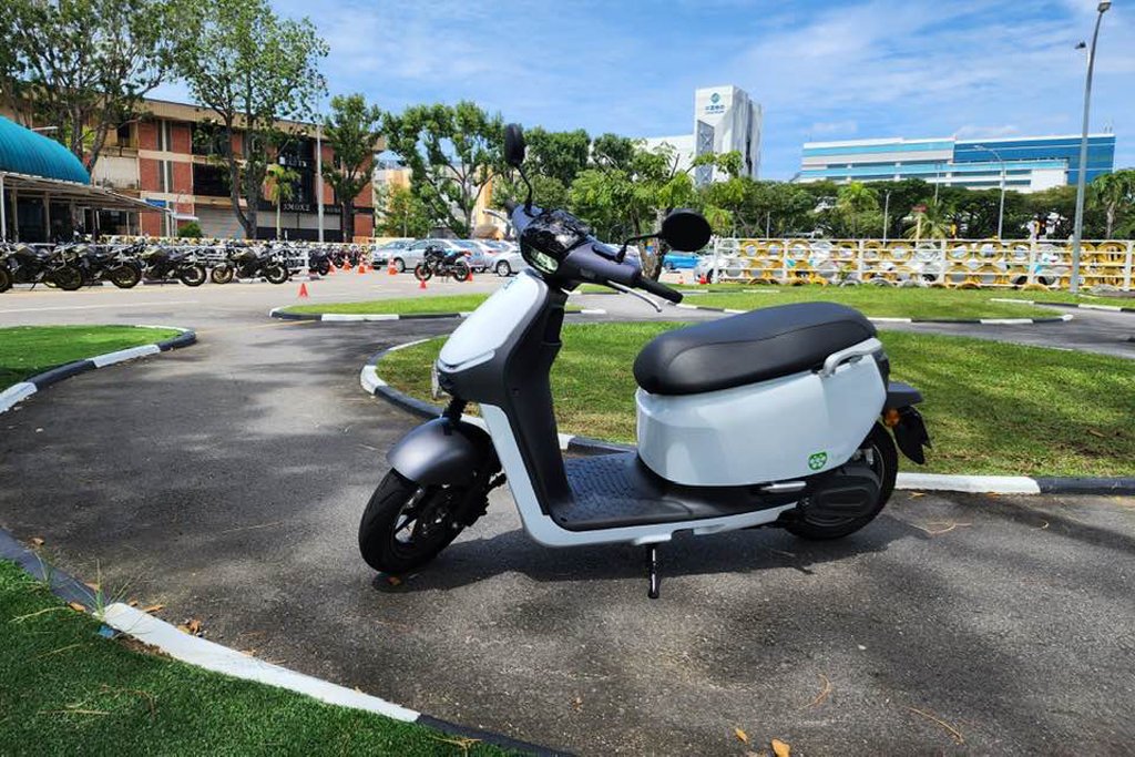 ComfortDelGro Driving Centre rolls out new electric motorcycle ...