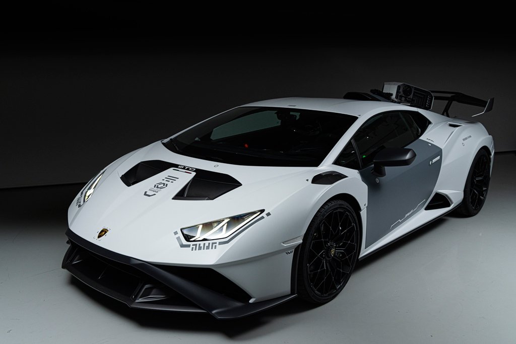 Lamborghini reveals two new art pieces made with Japanese Artist ...