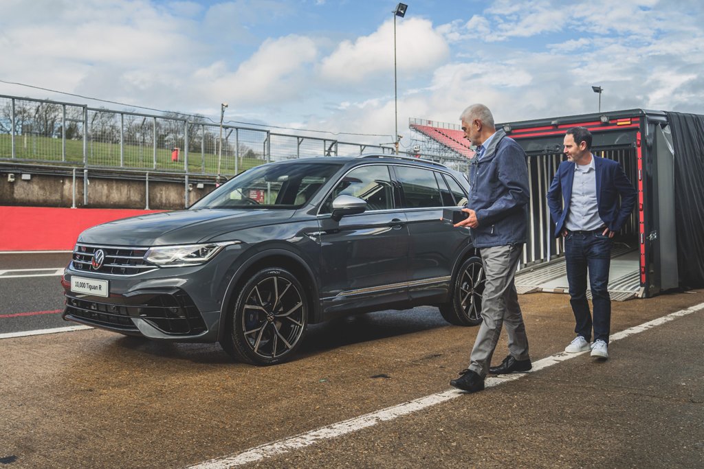 10,000th Volkswagen Tiguan R delivered to U.K. customer at Brands Hatch ...