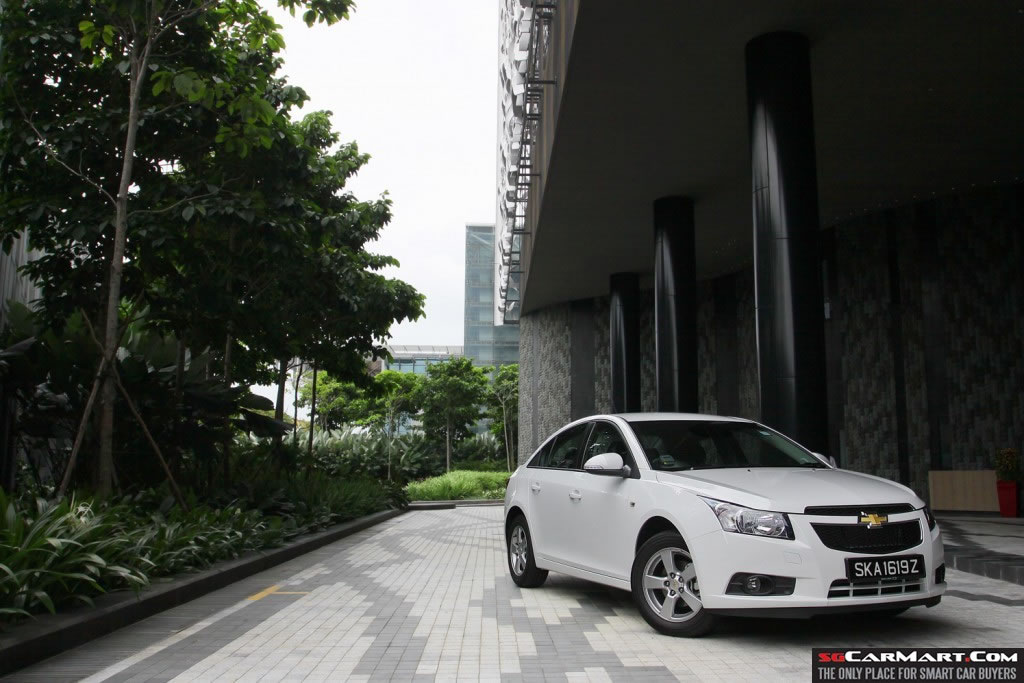 Chevrolet Cruze 1.6 LS (A) Review - Sgcarmart