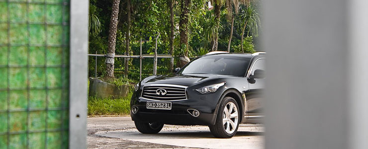 Car Review - Infiniti FX50 5.0 V8 (A)