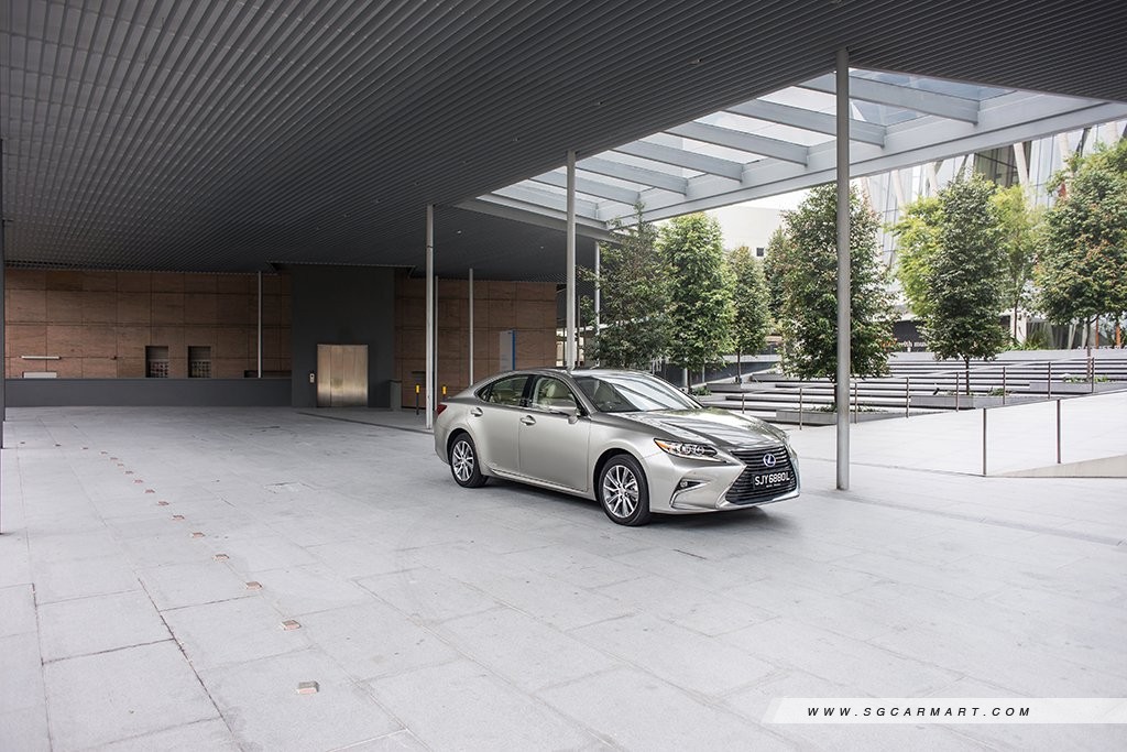 Lexus ES300h Hybrid 2.5 Luxury (A) Facelift Review - Sgcarmart
